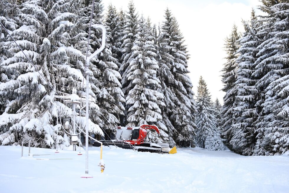 Carving the mountain: the hidden world of snowcat operators - Sidelines